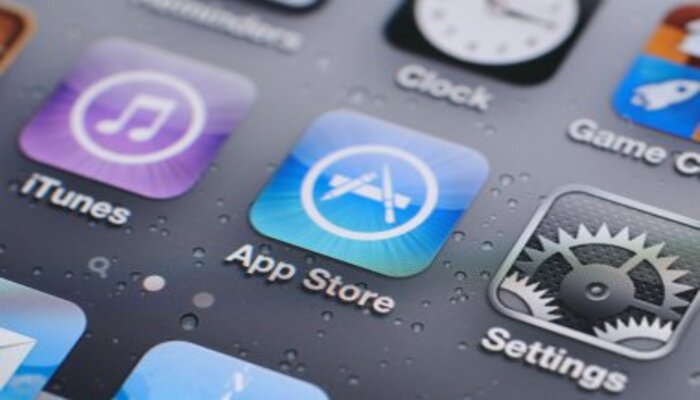 Apple allows iPhone users to download PC emulators from App Store
