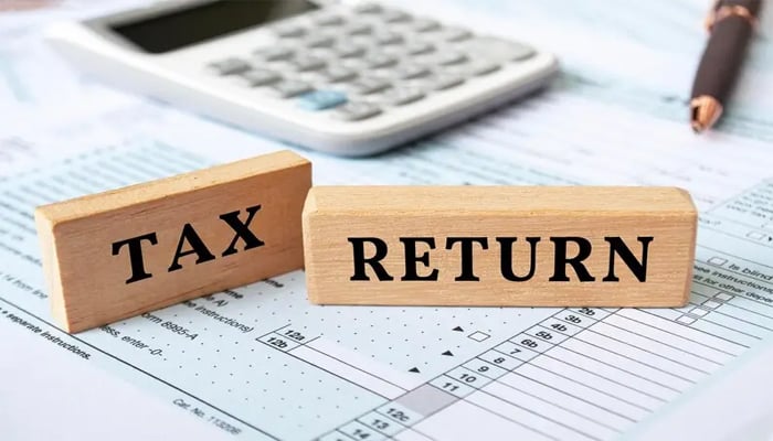 Income tax returns 2025: Taxes and deductions for salaried individuals