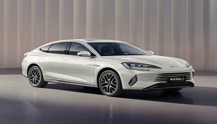 BYD’s super e-platform announces 1MW EV charging system