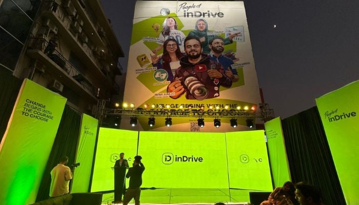 inDrive launches ‘People of inDrive’ mural in Karachi, celebrating ...